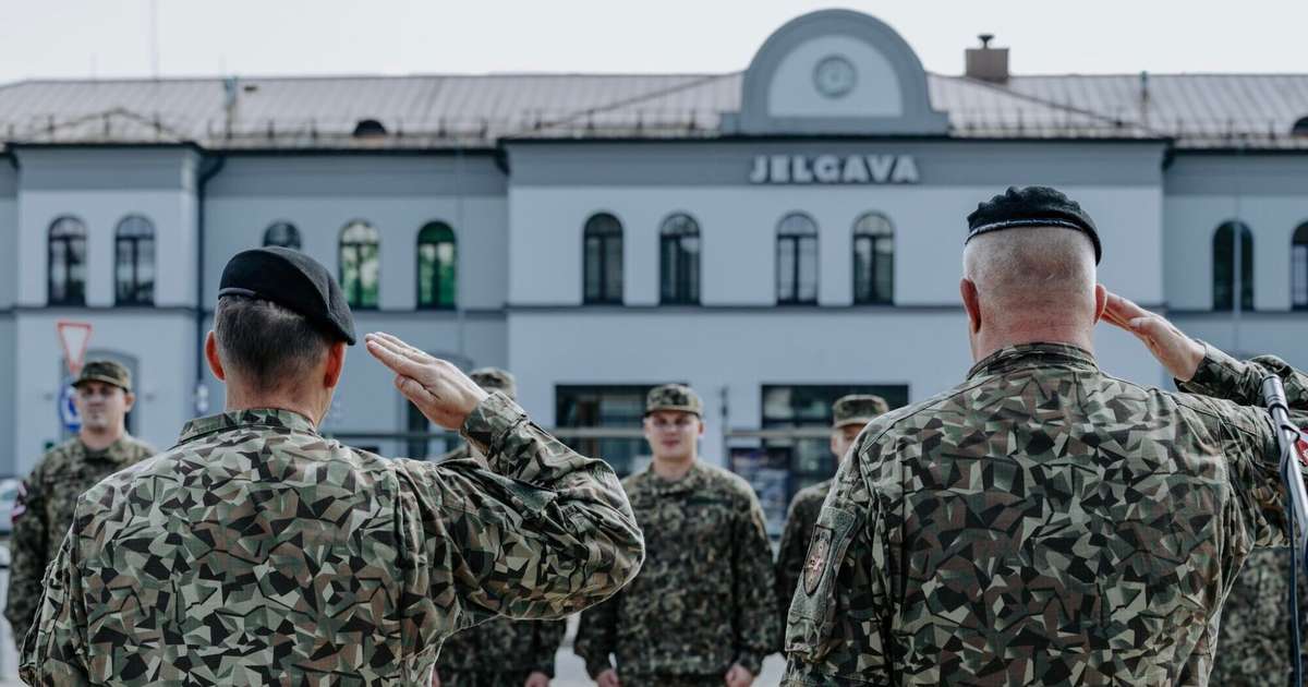 Присягу в Елгаве принесли новые земессарги | Novaja.lv
